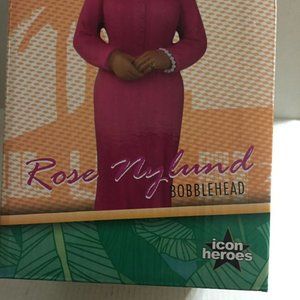 Icon Heroes | Toys | New Golden Girls Betty White As Rose Nyland ...